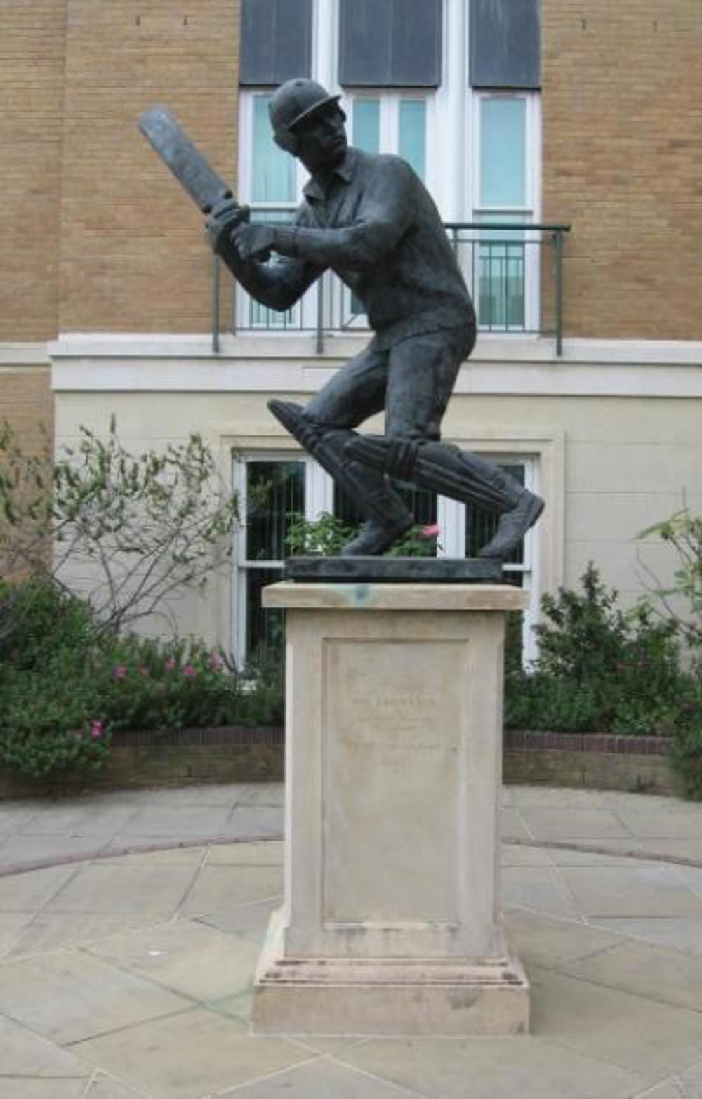 Public art piece: Graham Gooch Statue